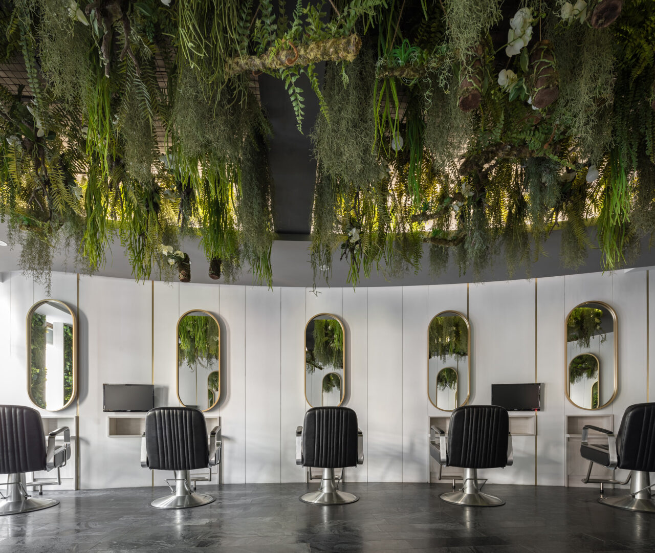 14 Beautiful Hair Salon Designs & Decor Ideas (Images)