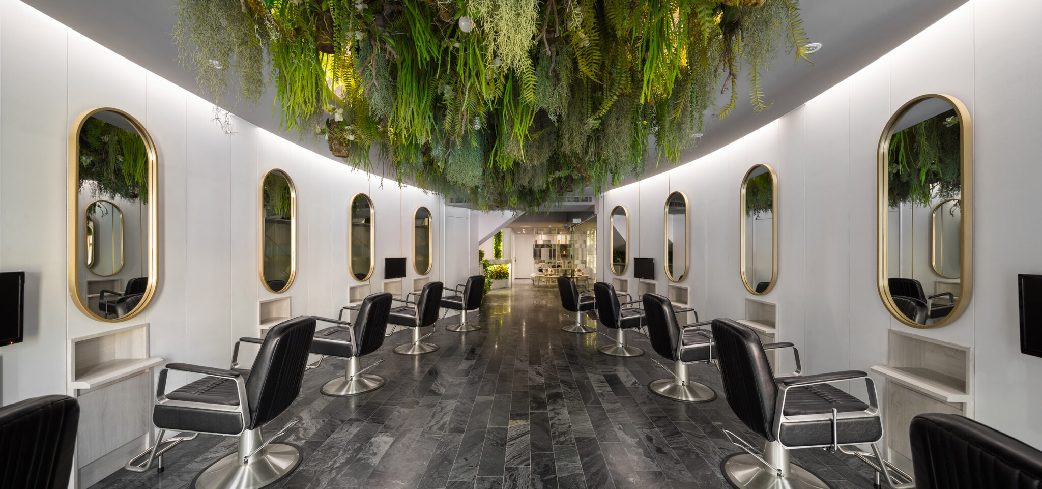 14 Beautiful Hair Salon Designs & Decor Ideas (Images)